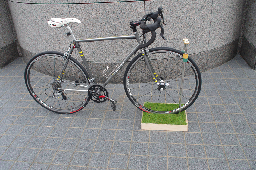 Grass Decorative Bike Rack - Royce Furniture